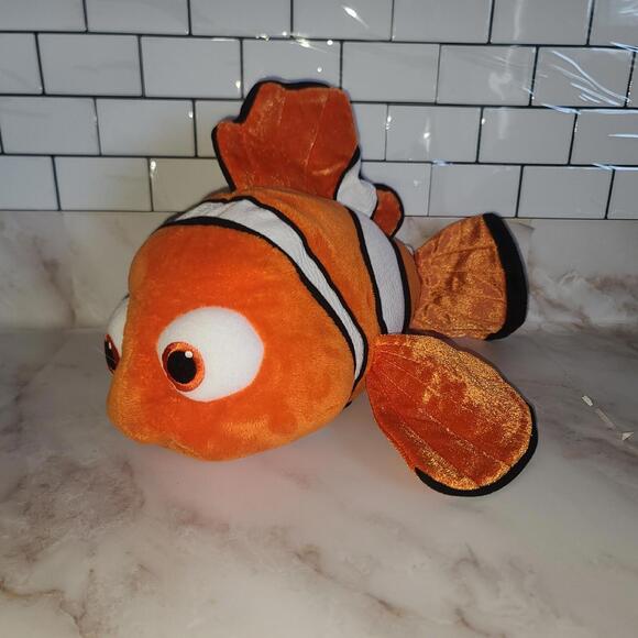 Disney | Other | Disney Store Finding Nemo 7 Plush Nemo Orange Clown ...